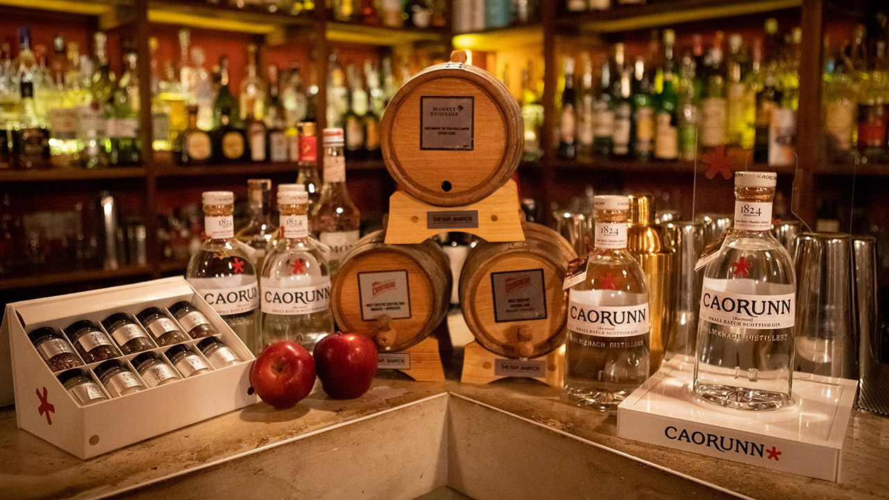 Caorunn Gin x Cocktail x Chocolate [Robb Report] - AsiaEuro